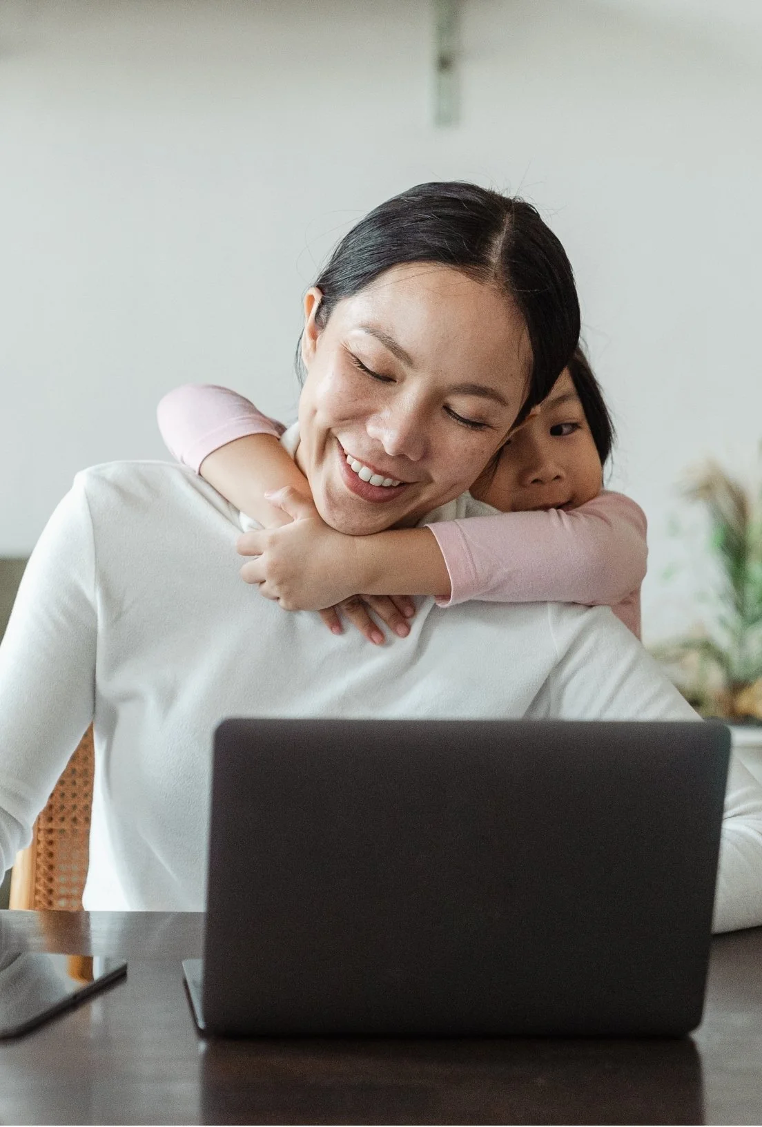 Therapist Online in Pasadena, Across CA & UT | Wolf Den Therapy