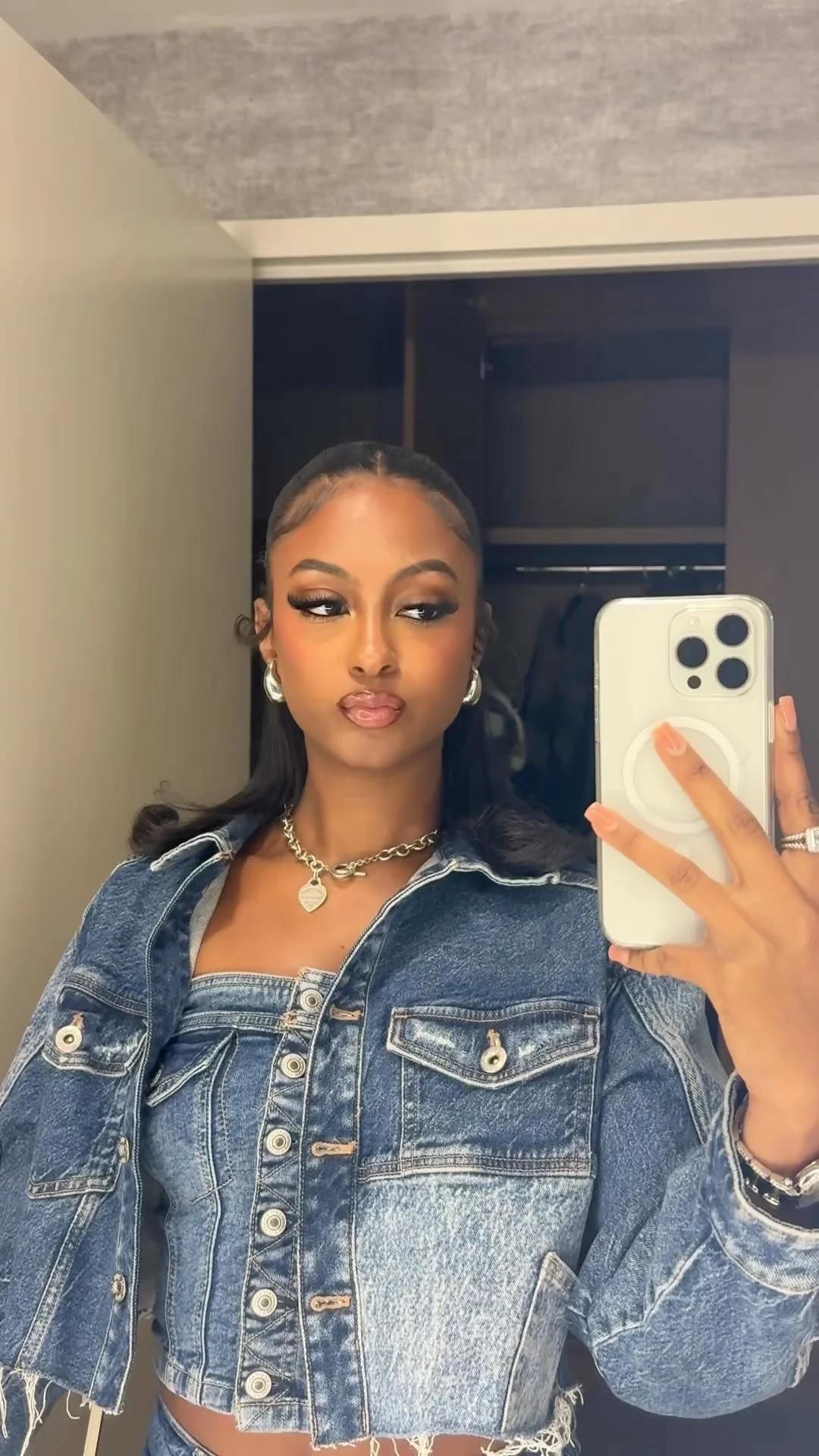 Maya Victoria — KG Agency Inc