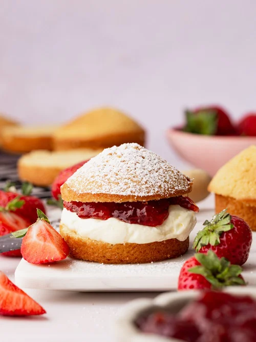 Mini Victoria Sponge Cakes — A Cup of Tea and Cake