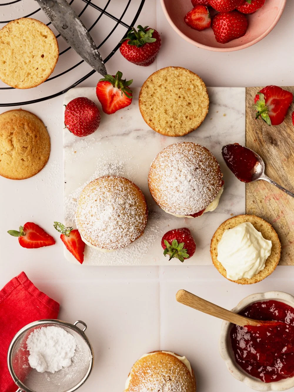 Mini Victoria Sponge Cakes — A Cup of Tea and Cake