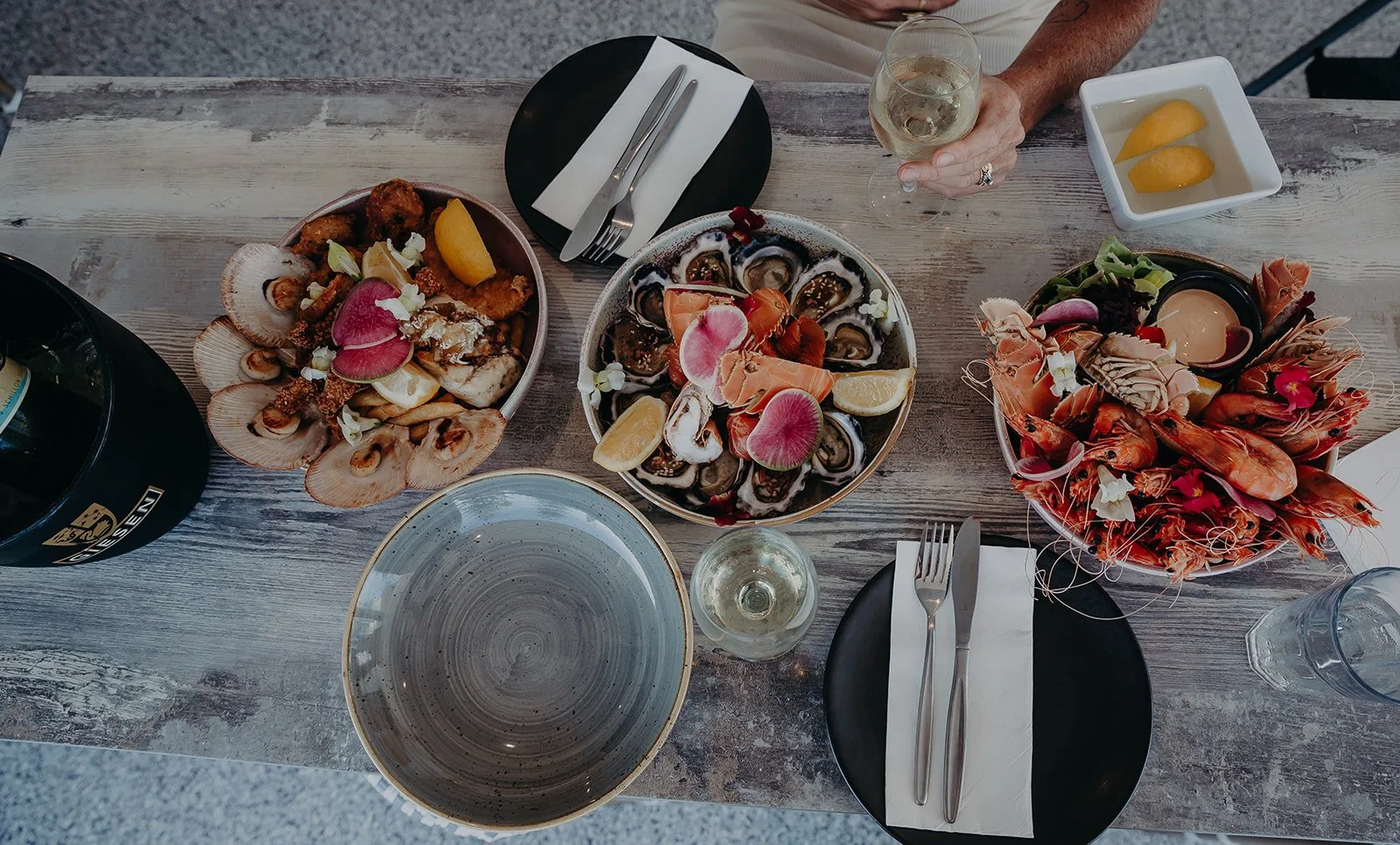 Menu — V Wall Pavilion