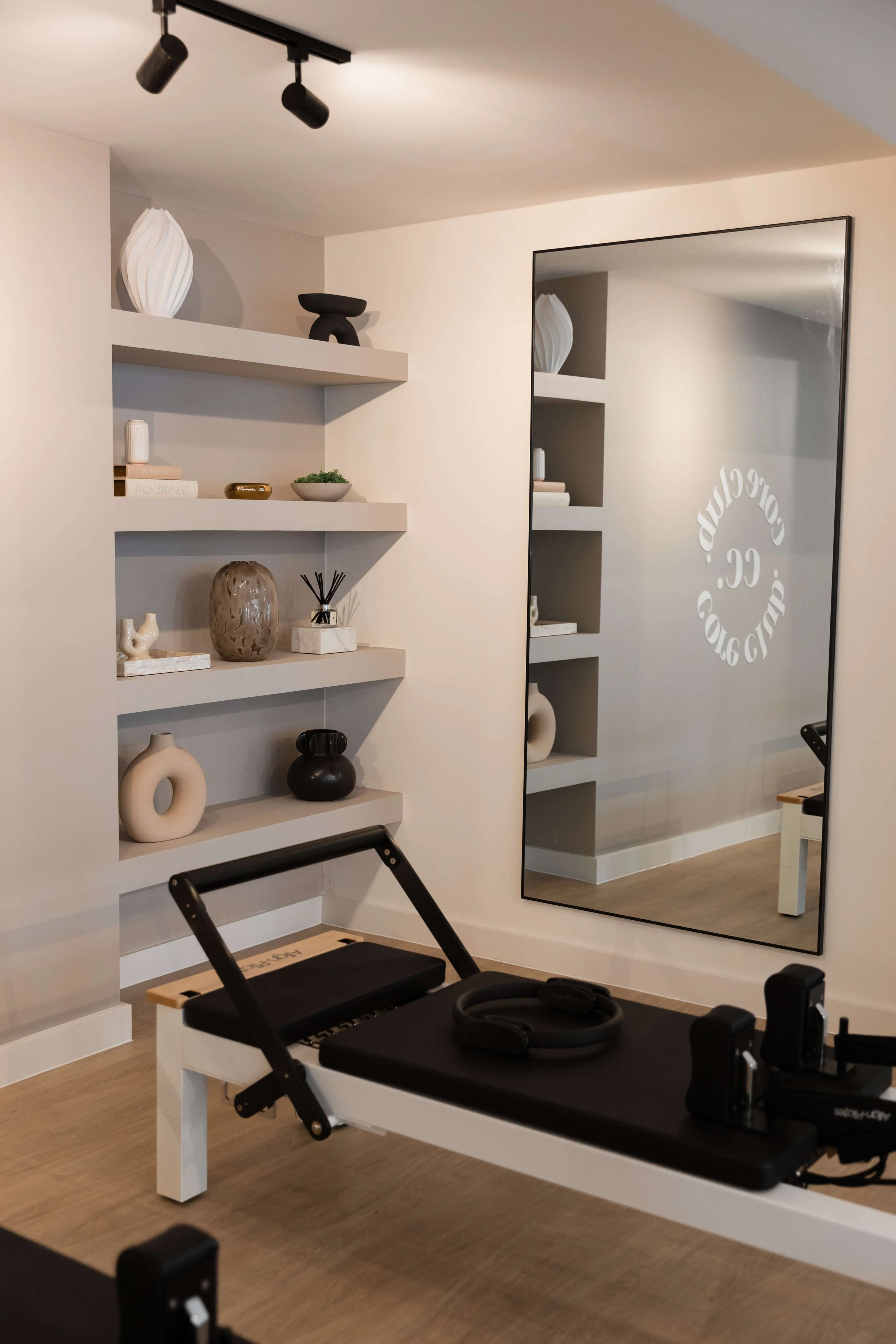 GIDEA PARK — Core Club Reformer Pilates