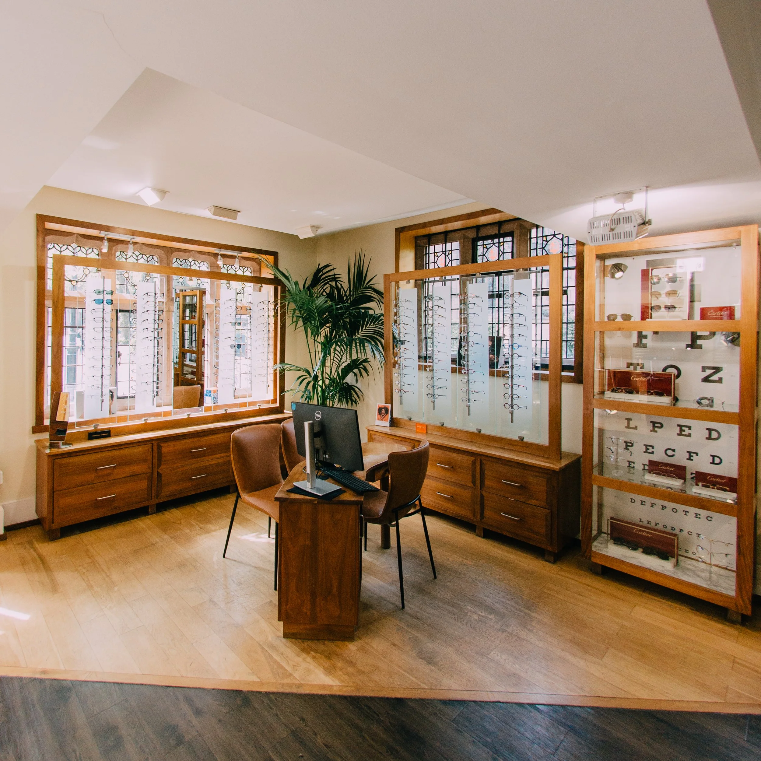 JONATHON BRYAN OPTICIANS | Schedule Your Eye Exam Today