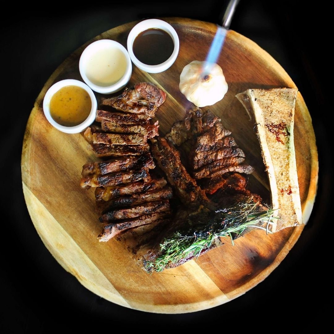 Experience Akron's Top Restaurants: 12 Must-Try Dining Gems