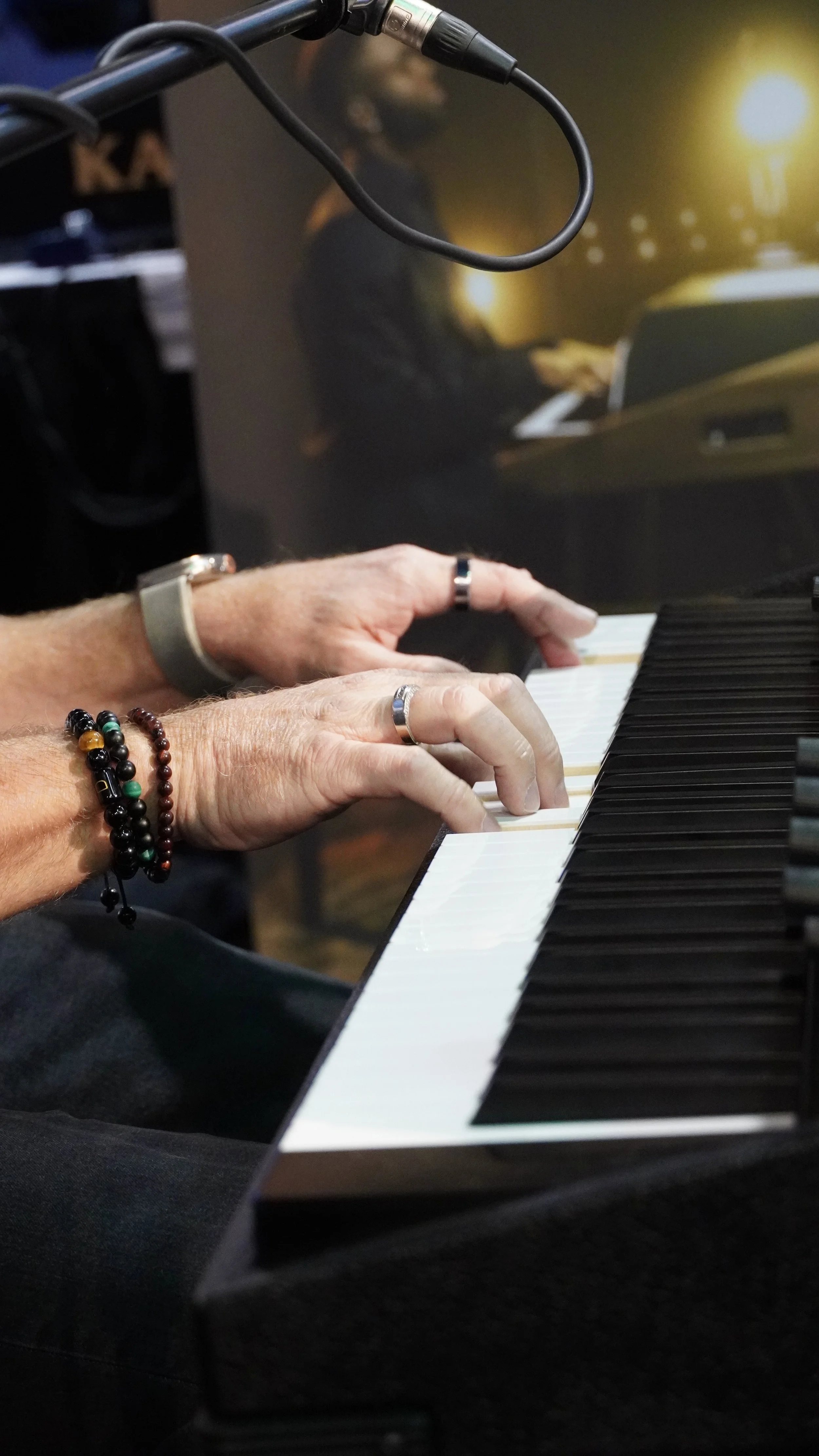 Rhodes Mark 8 Unveiled: Customization & MIDI Tech at NAMM 2025 — J ...