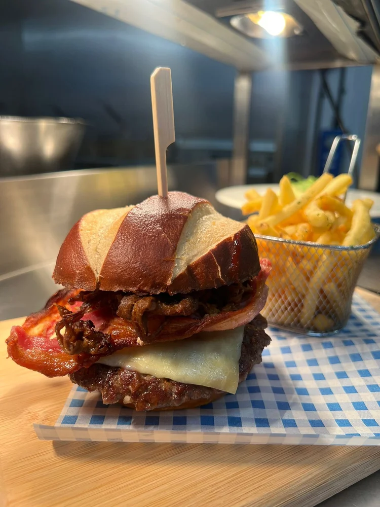 Little Pebbles Eatery - Café & Bistro