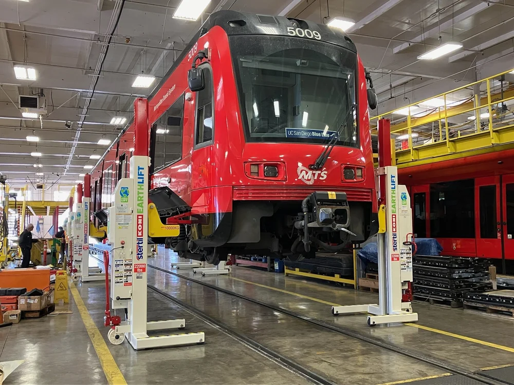 The Leader in Heavy Duty Vehicle Lifts — Southwest Lift & Equipment