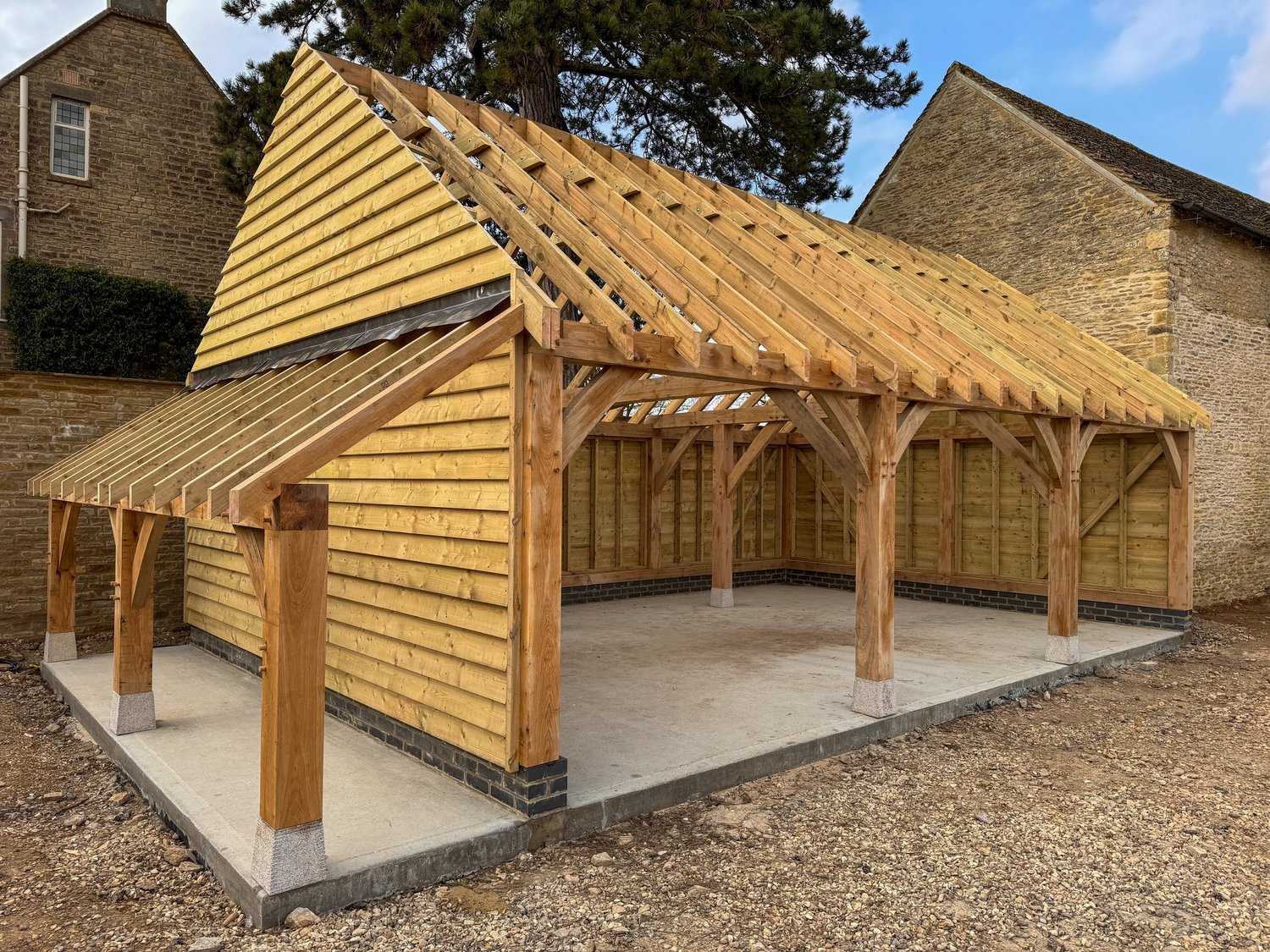 Premium Oak Frame Kits for Garages, Gazebos & Pergolas | HB OAK KITS