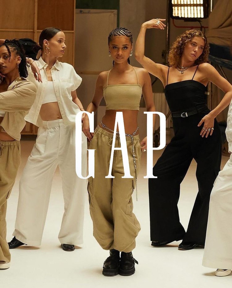 METTE LINTURI — BRAND MODEL MANAGEMENT