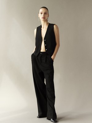 METTE LINTURI — BRAND MODEL MANAGEMENT