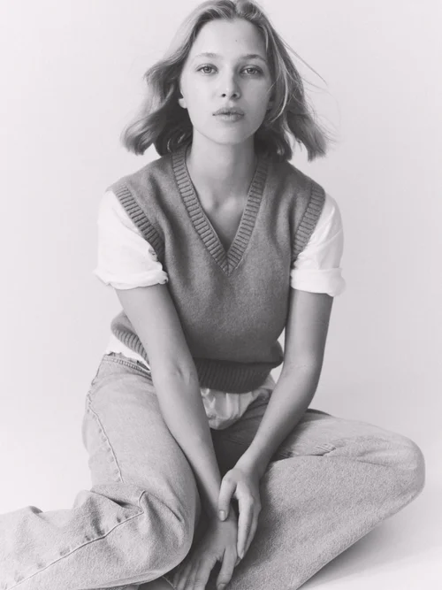 LAURA OGANESSIAN — BRAND MODEL MANAGEMENT