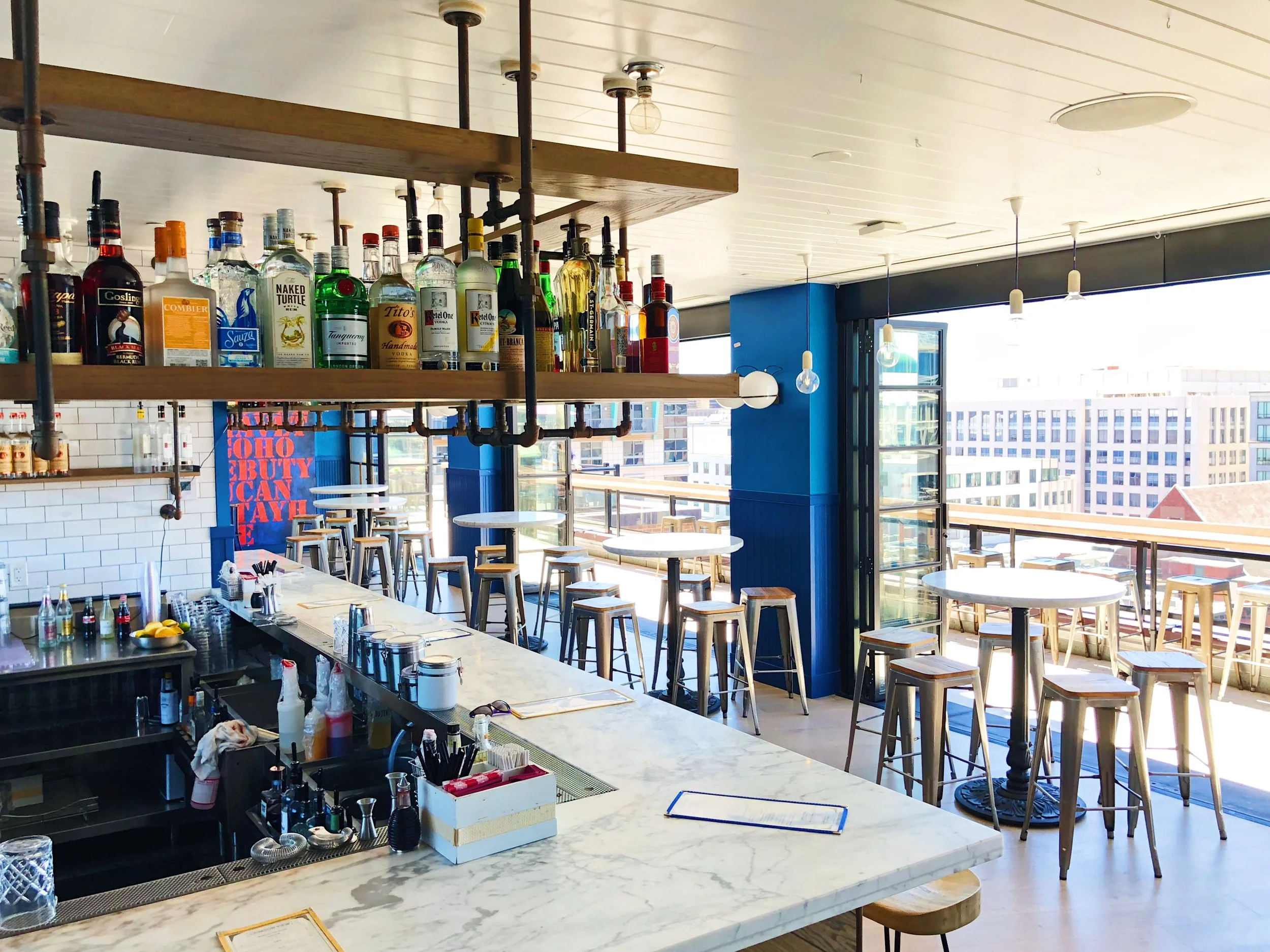 Rooftop bar with panoramic view of the monument — Crimson DC