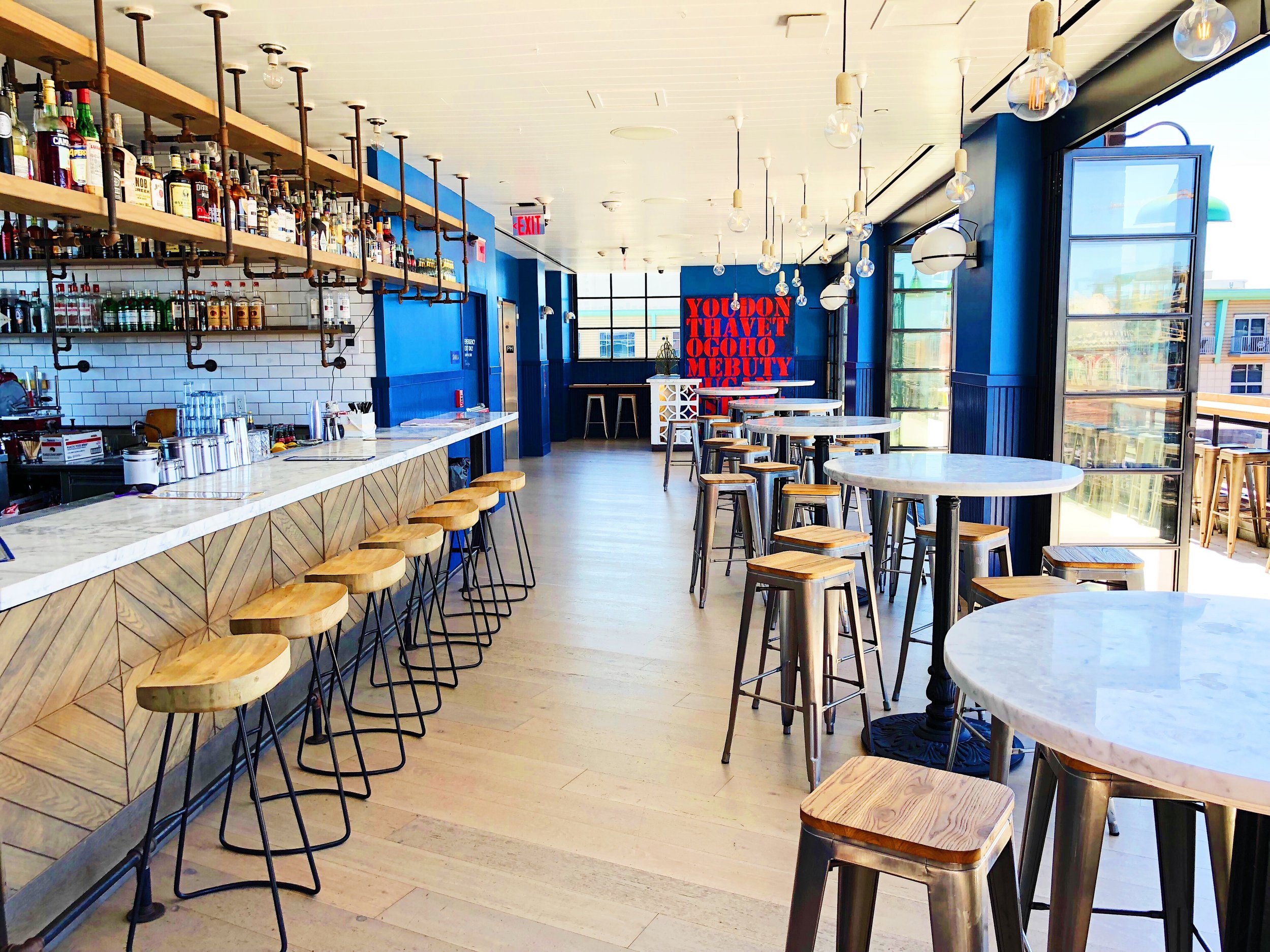 Rooftop bar with panoramic view of the monument — Crimson DC