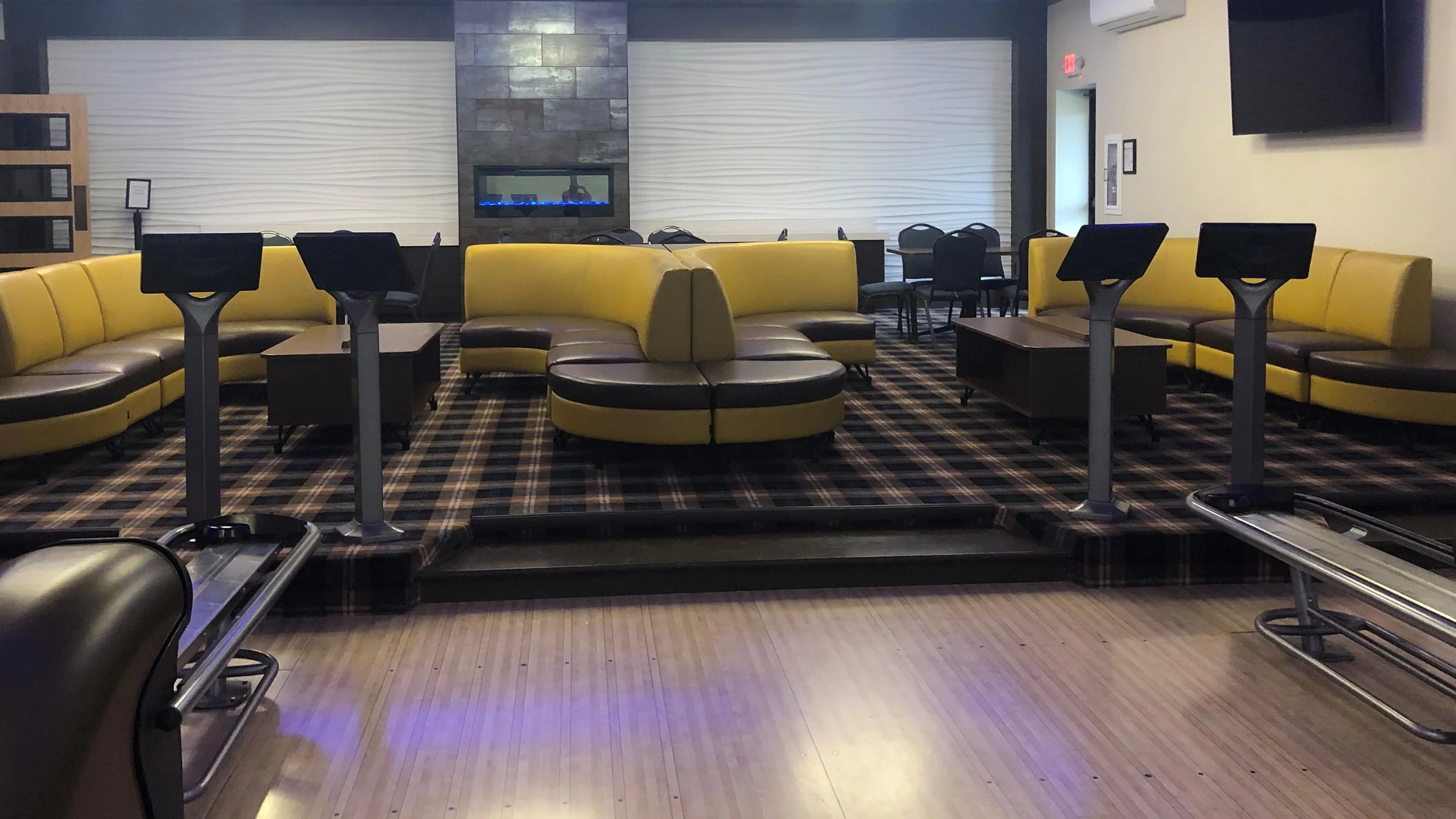 VIP ROOM — VALLEY LANES, MIDLAND