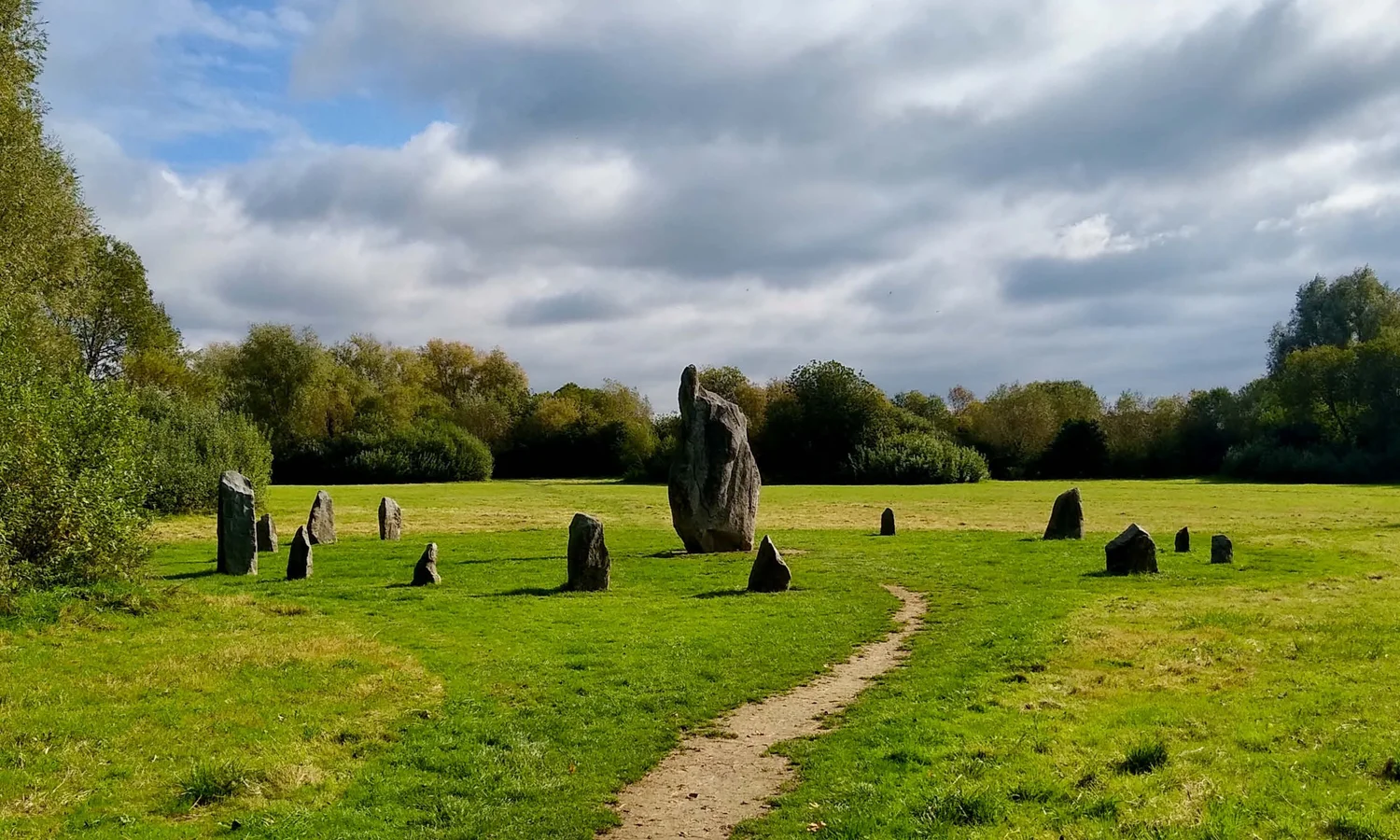 Megaliths Explained: Menhirs, Dolmens, Stone Circles I The Art Newbie
