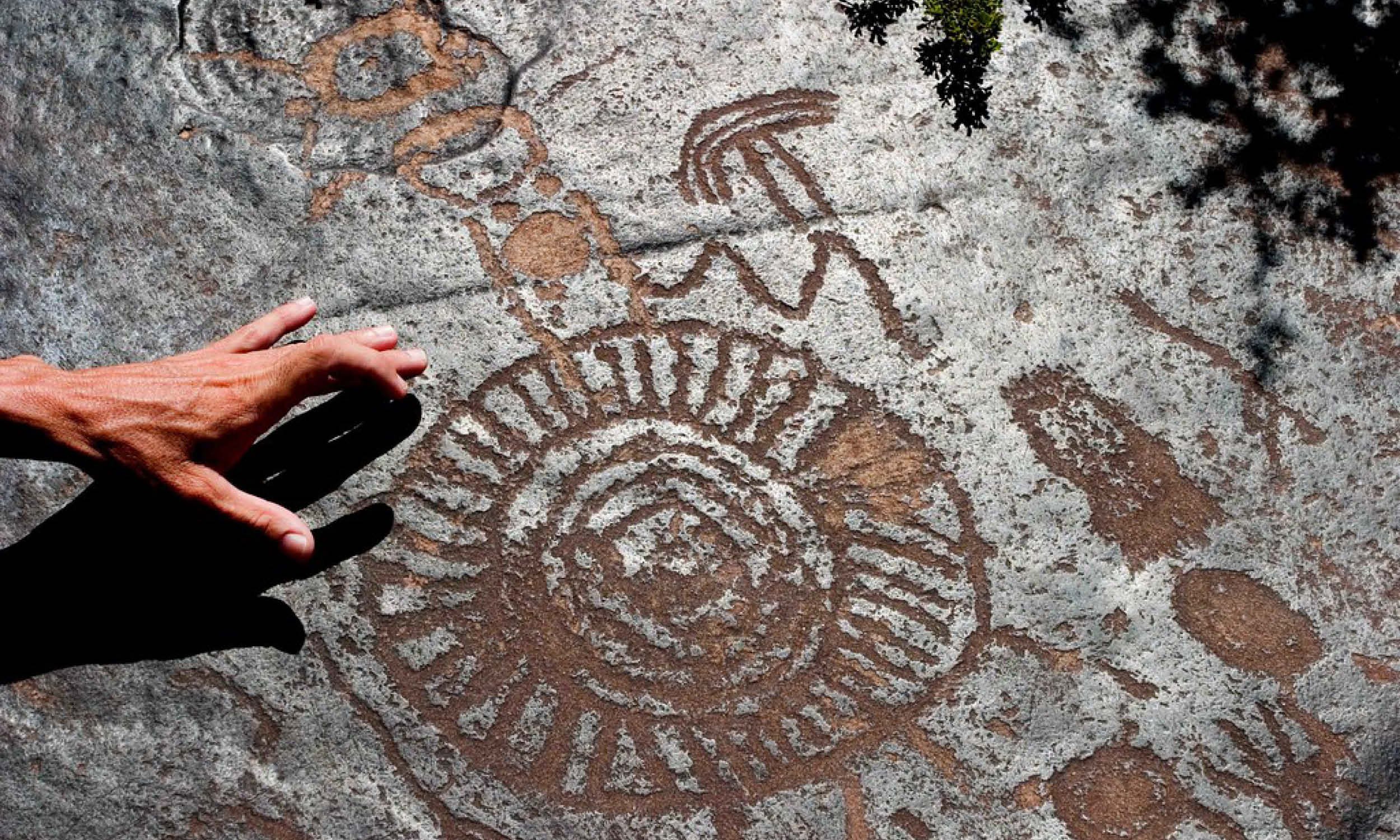 From Hands to Geometry: Reading Prehistoric Symbols I The Art Newbie