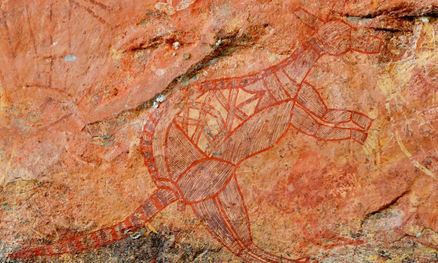 Petroglyphs vs Pictographs: The Clear Field Guide I The Art Newbie
