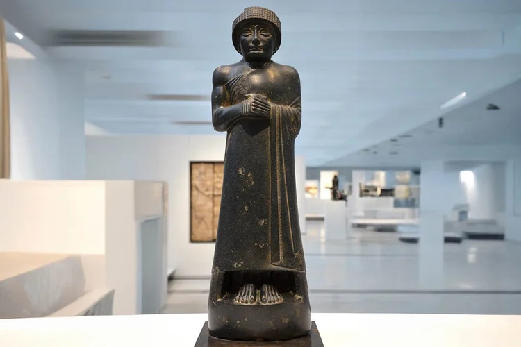 Gudea Statue: Why use hard diorite? I The Art Newbie