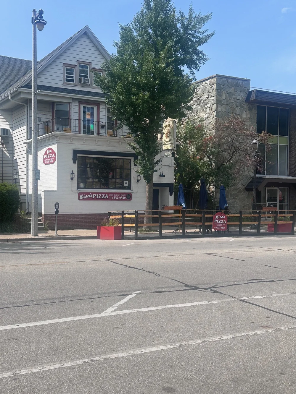 Lisa's Pizza | – Handmade Tavern-Style Pizza in Milwaukee