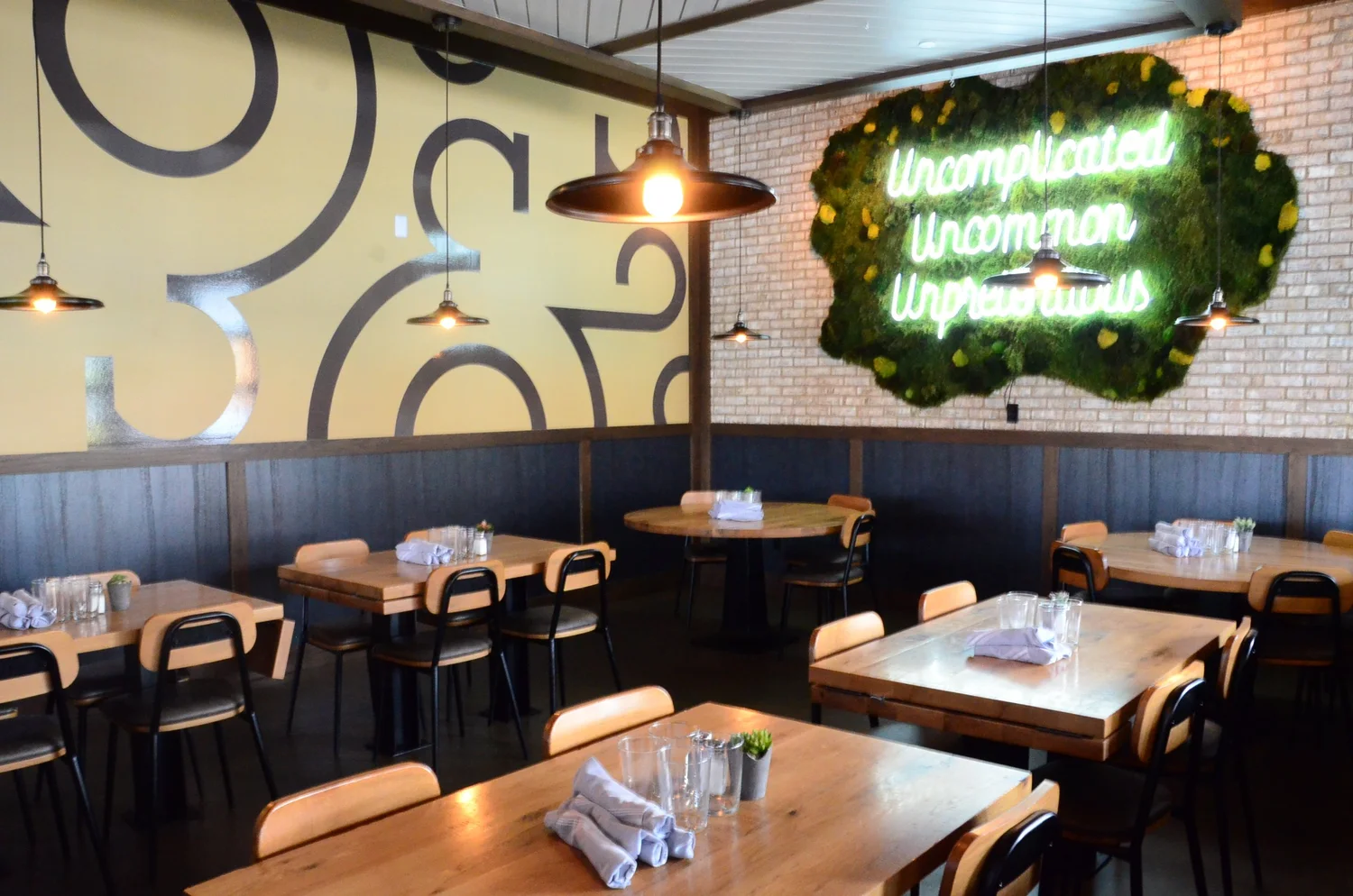 Restaurant in Fishers, Indiana | Lunch, Brunch, Happy Hour & Dinner ...