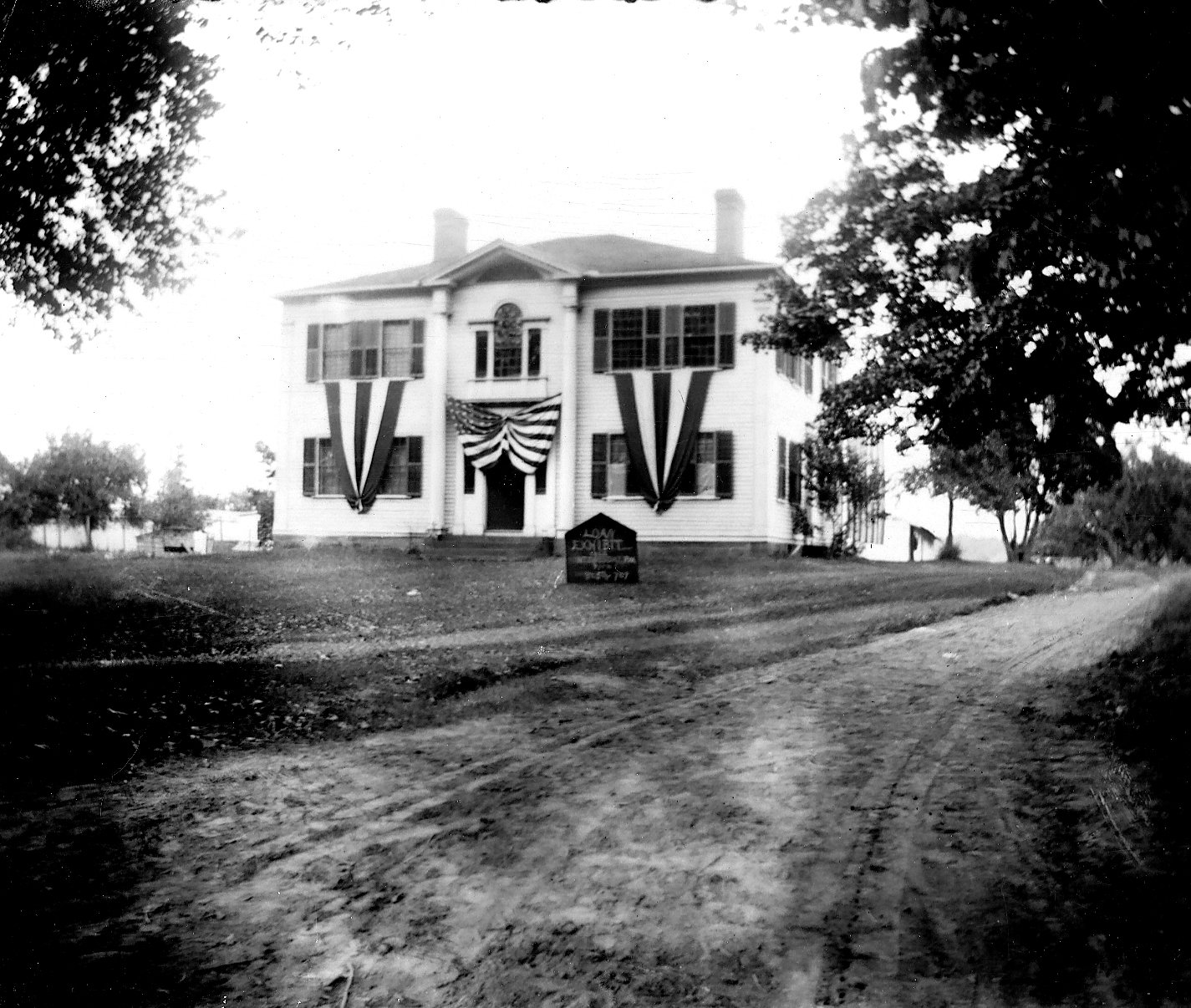 History — The Captain Charles Leonard House