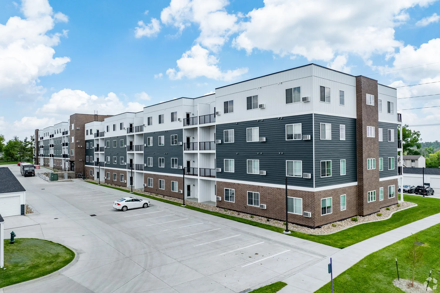 Creekside Apartment Homes | Property Resources Group