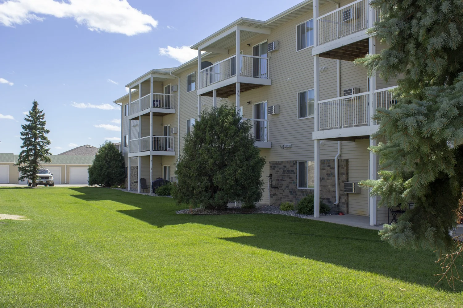 Amber Valley Apartments | Property Resources Group