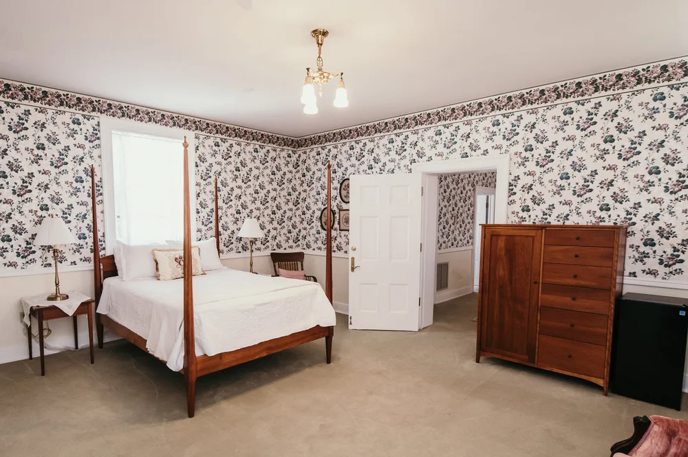 Rooms & Rates — Historic Rose Hotel