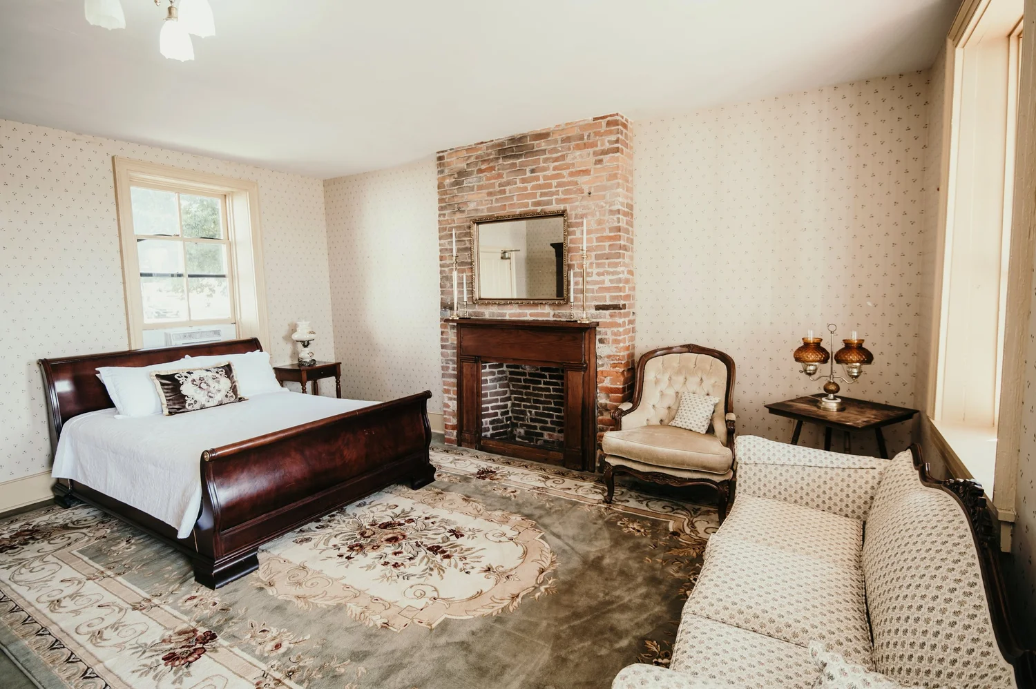 Rooms & Rates — Historic Rose Hotel