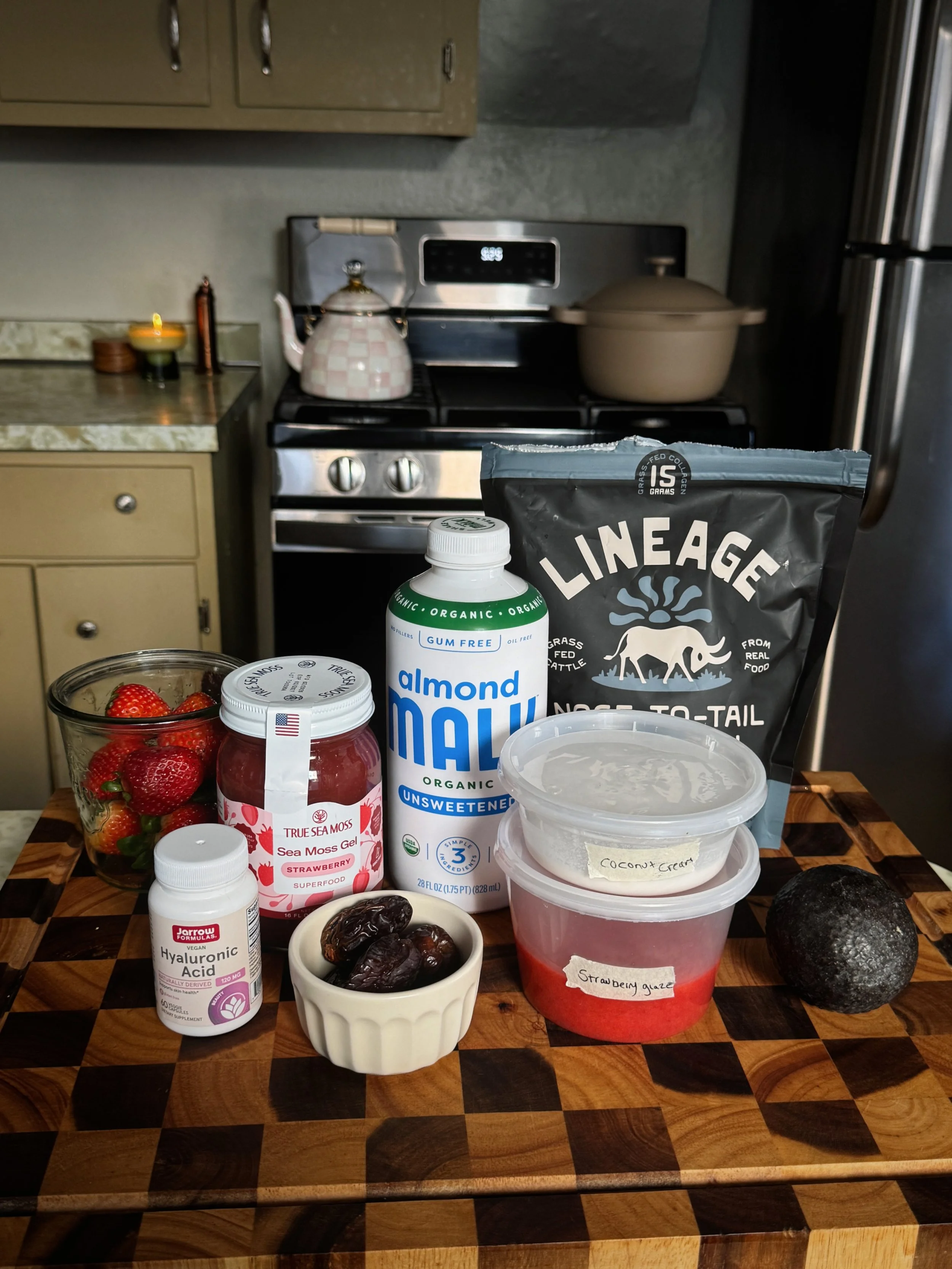 Hailey Bieber Erewhon Strawberry Glaze Smoothie (Copycat Recipe) — Soko ...