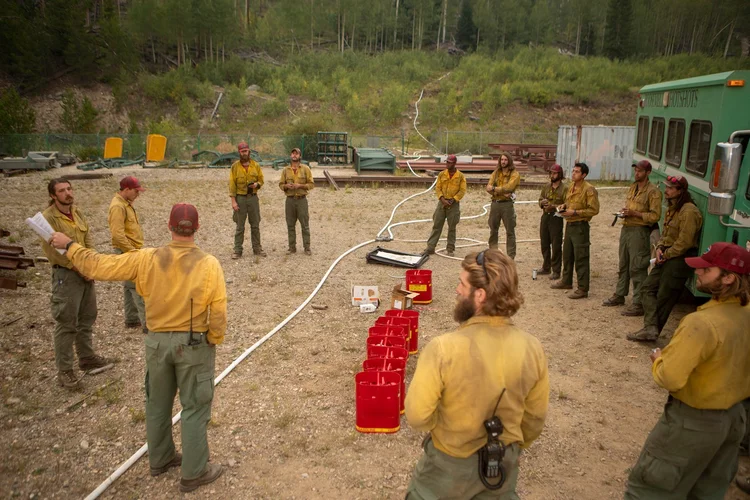 What is a Hotshot? — US Hotshots Association