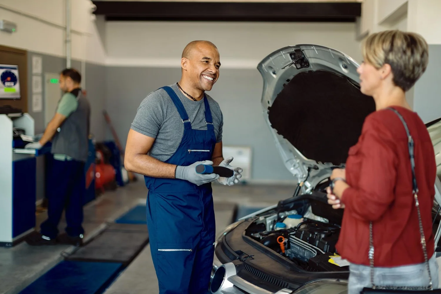 MOT, Vehicle Servicing, Repairs & Tyres — QCD Autocentre Brackley