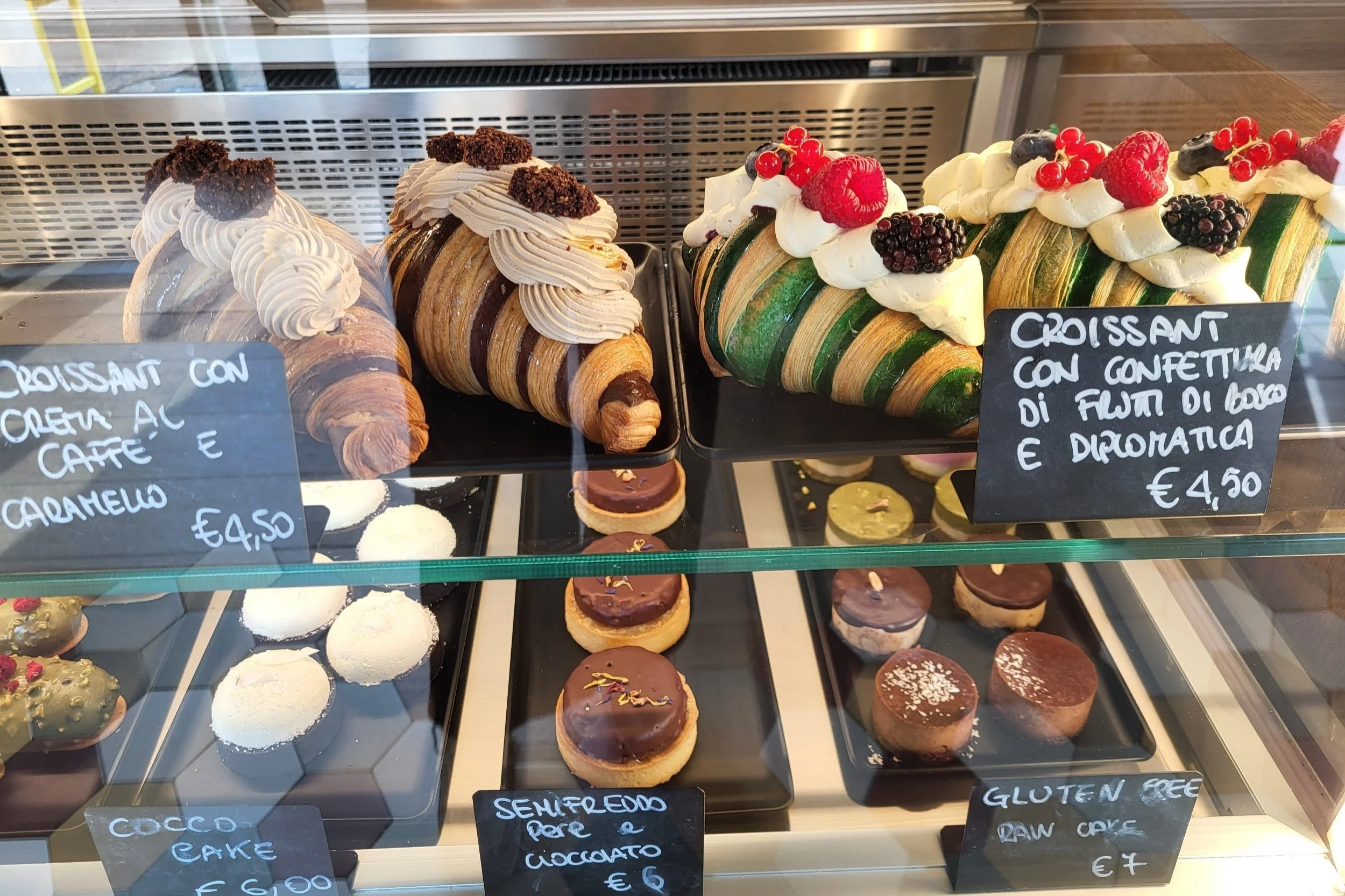 Top 3 Vegan Bakeries in Rome (2025): Delicious & Plant-Based — Juliëtte ...