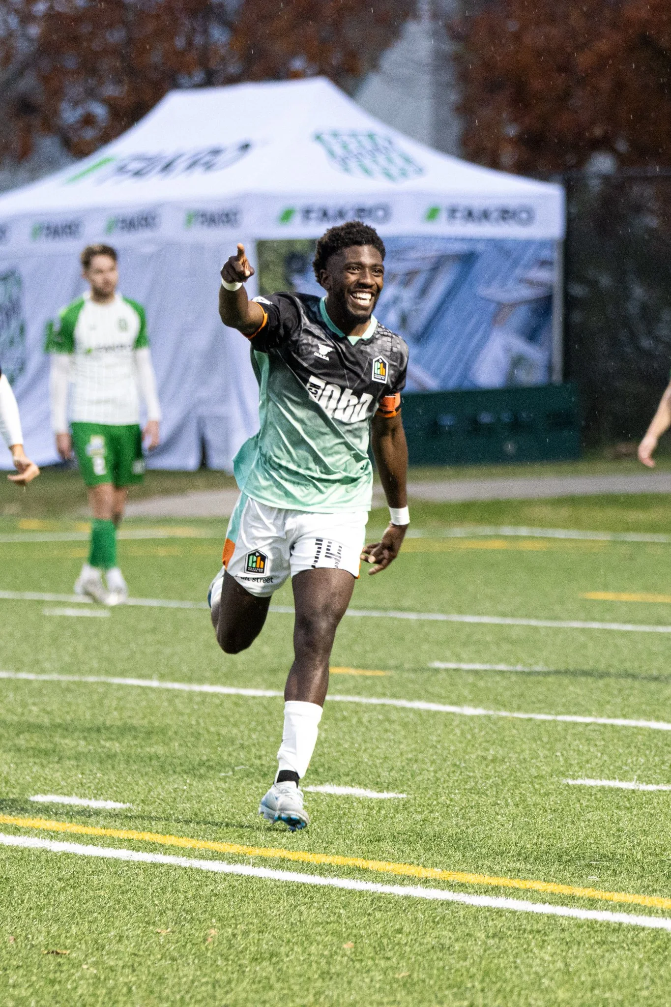 HOUSE v. WISLOKA CHICAGO — Chicago House AC