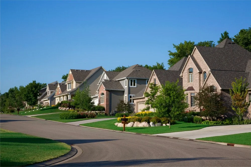 Lawn Care & Landscaping in Kansas City | DeRocher’s Lawn Salon