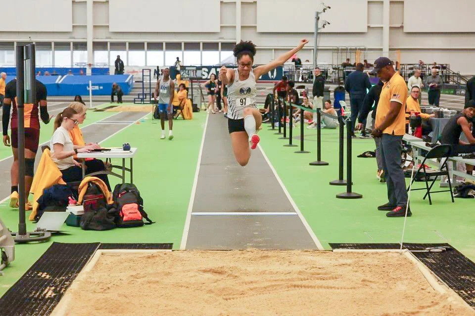 Meet of Champions: Lee blazes to 3200m title, Blanchard battles to ...