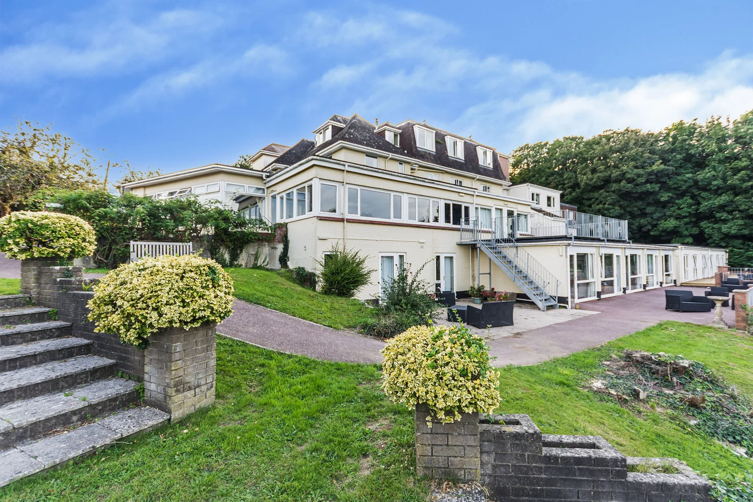 Bascombe Court - Residential Care Home in Brixham — Devon Care Group