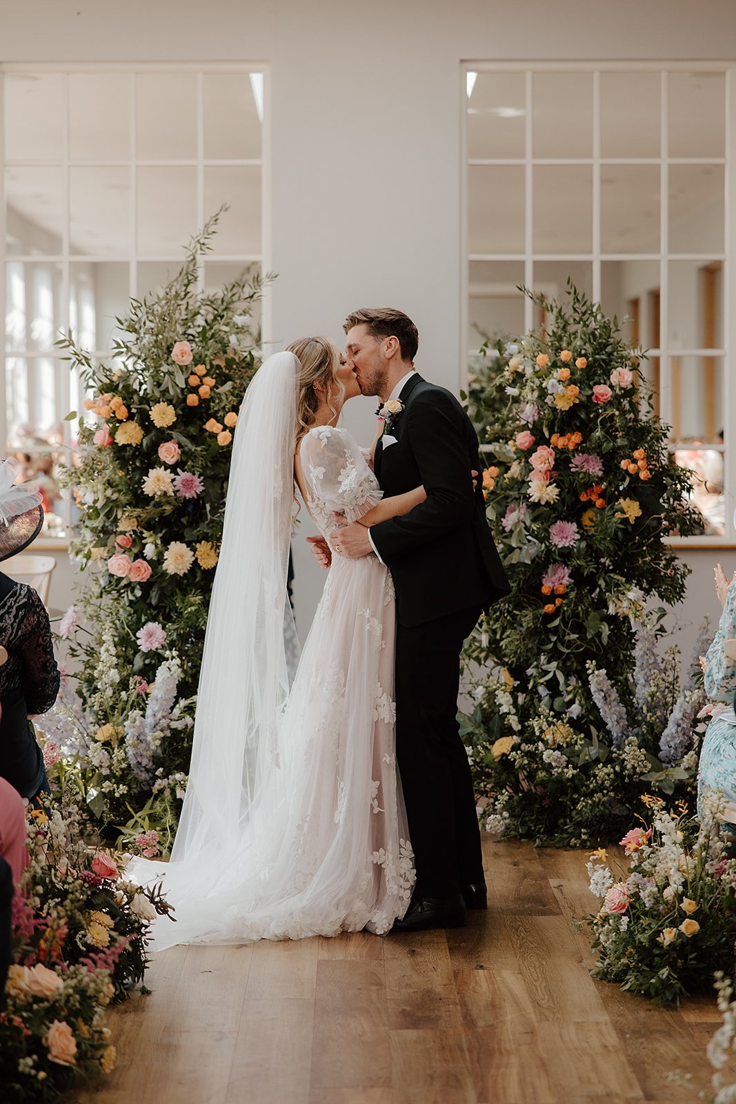 Romantic chic wedding at Bredenbury Court Barns — AMW Events