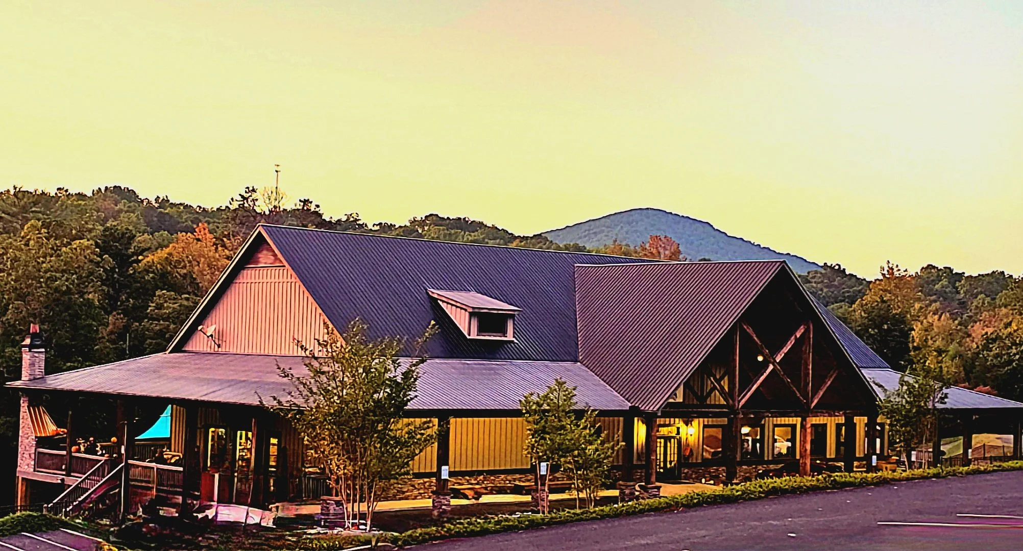 Lodge | Book Your Mountain Getaway Today — The Flying Trout