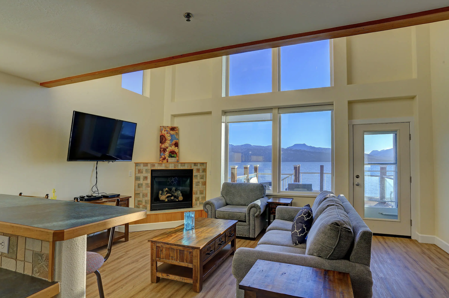 Lakeshore Lodging | Affordable Luxury Cabins & Vacation Rentals in ...