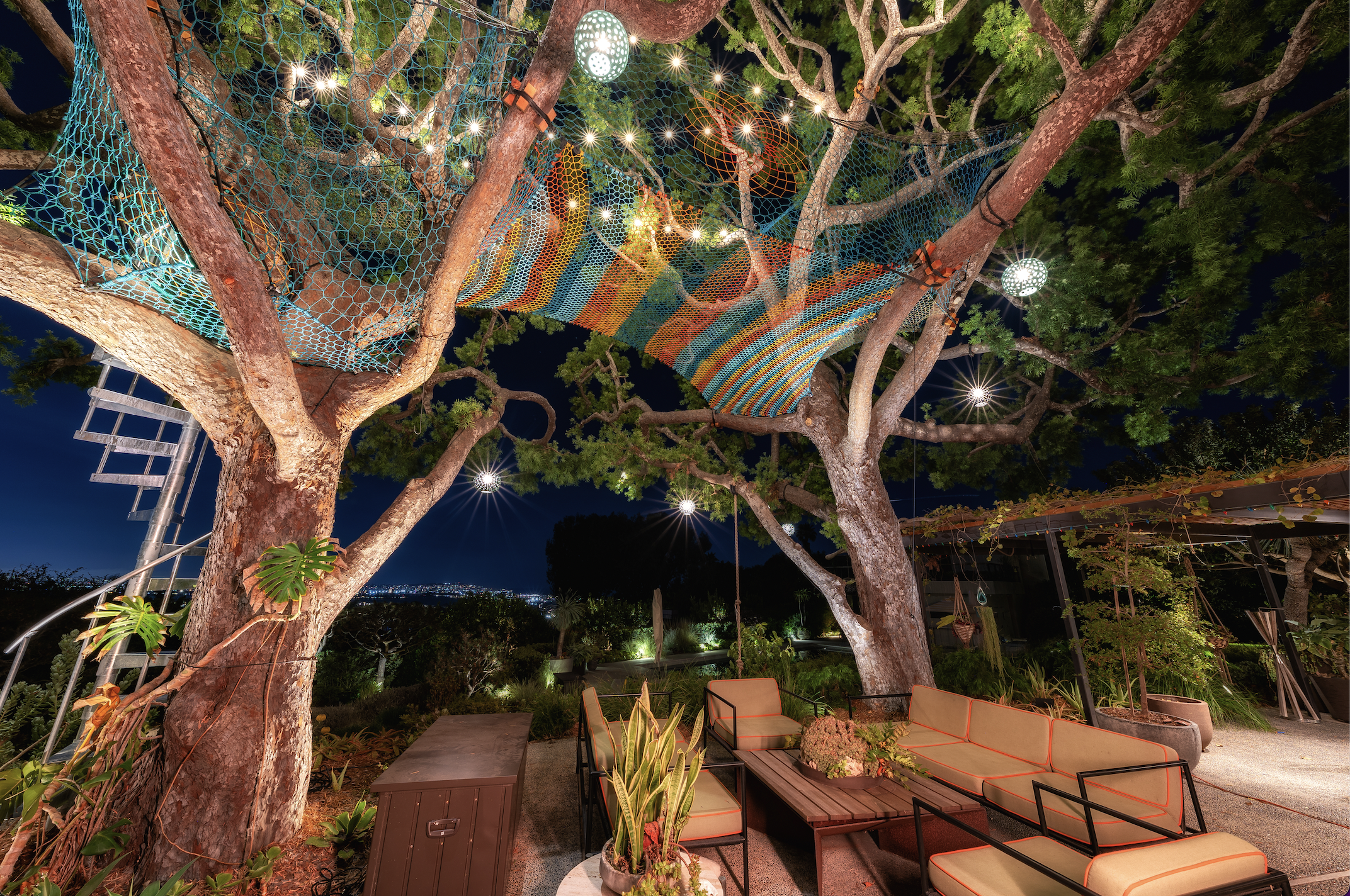 Treenet Collective — treenets and indoor paracord nets for businesses