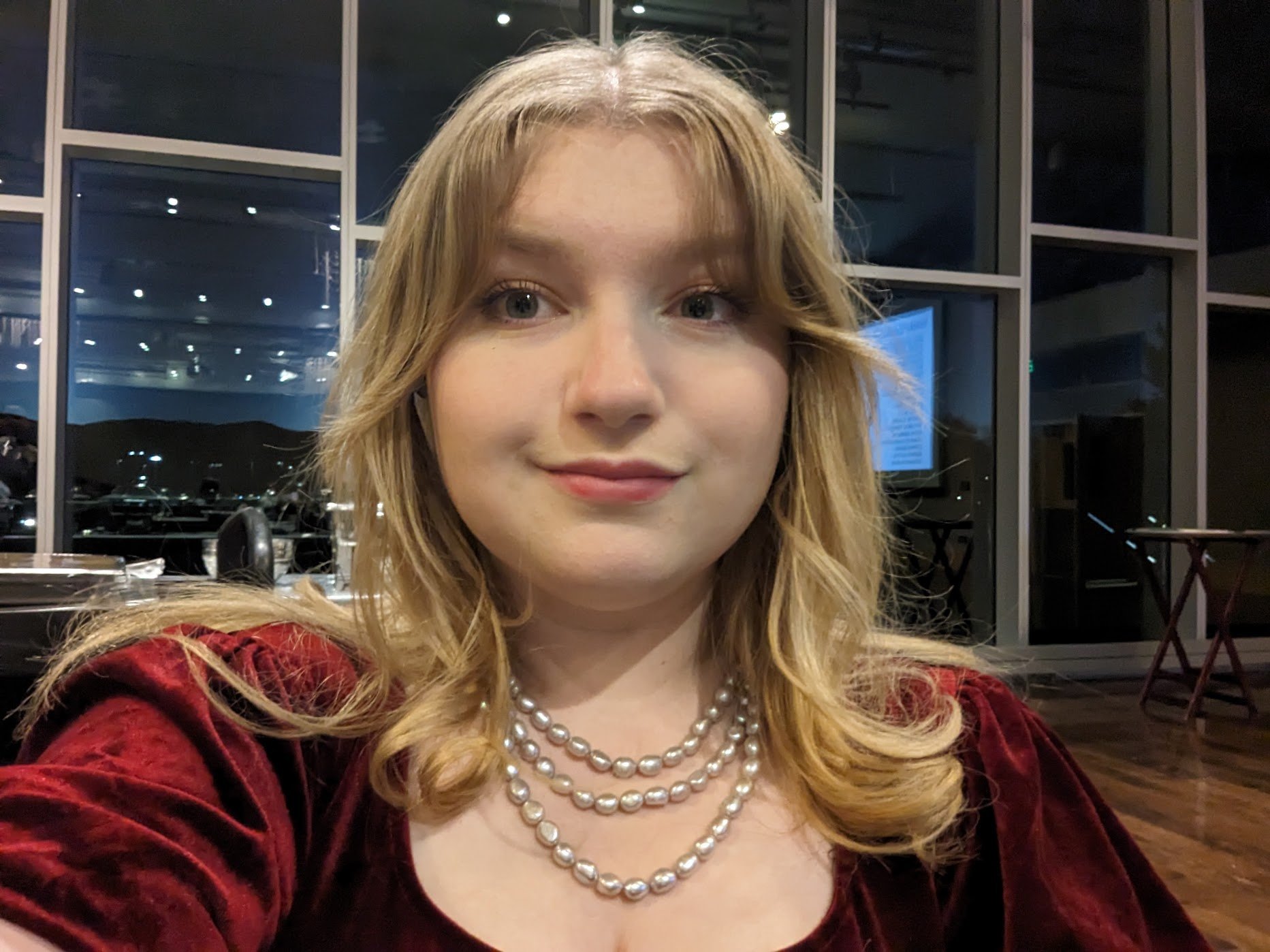 About Me — Ashley Singer