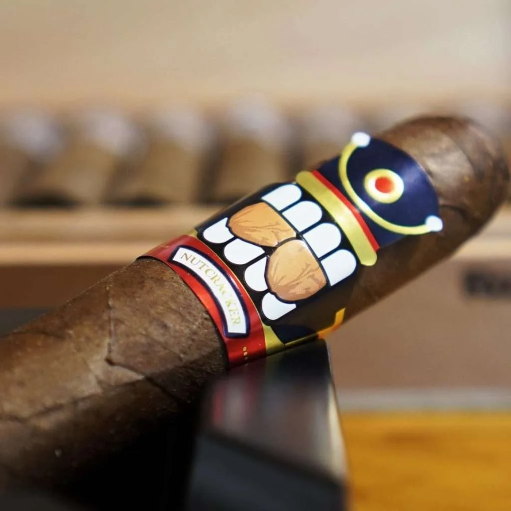 Crafting the Perfect Custom Cigar Band for Your Brand Launch