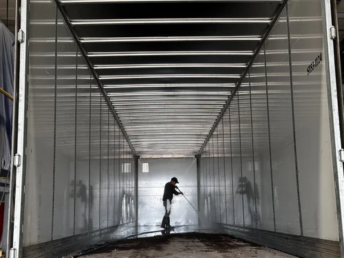 The Giant Truck Wash