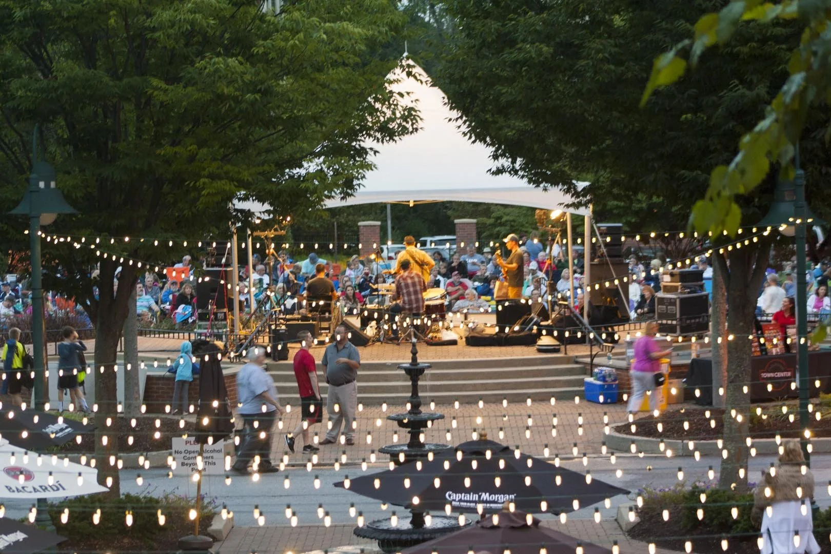 Town Center | Discover, Dine, Enjoy — Eagleview in Exton, Pennsylvania