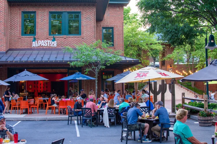Town Center | Discover, Dine, Enjoy — Eagleview in Exton, Pennsylvania