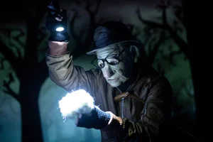 It's Dark Outside — The Last Great Hunt