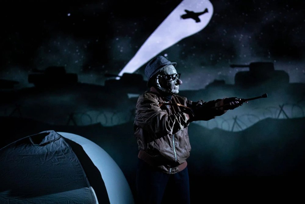 It's Dark Outside — The Last Great Hunt