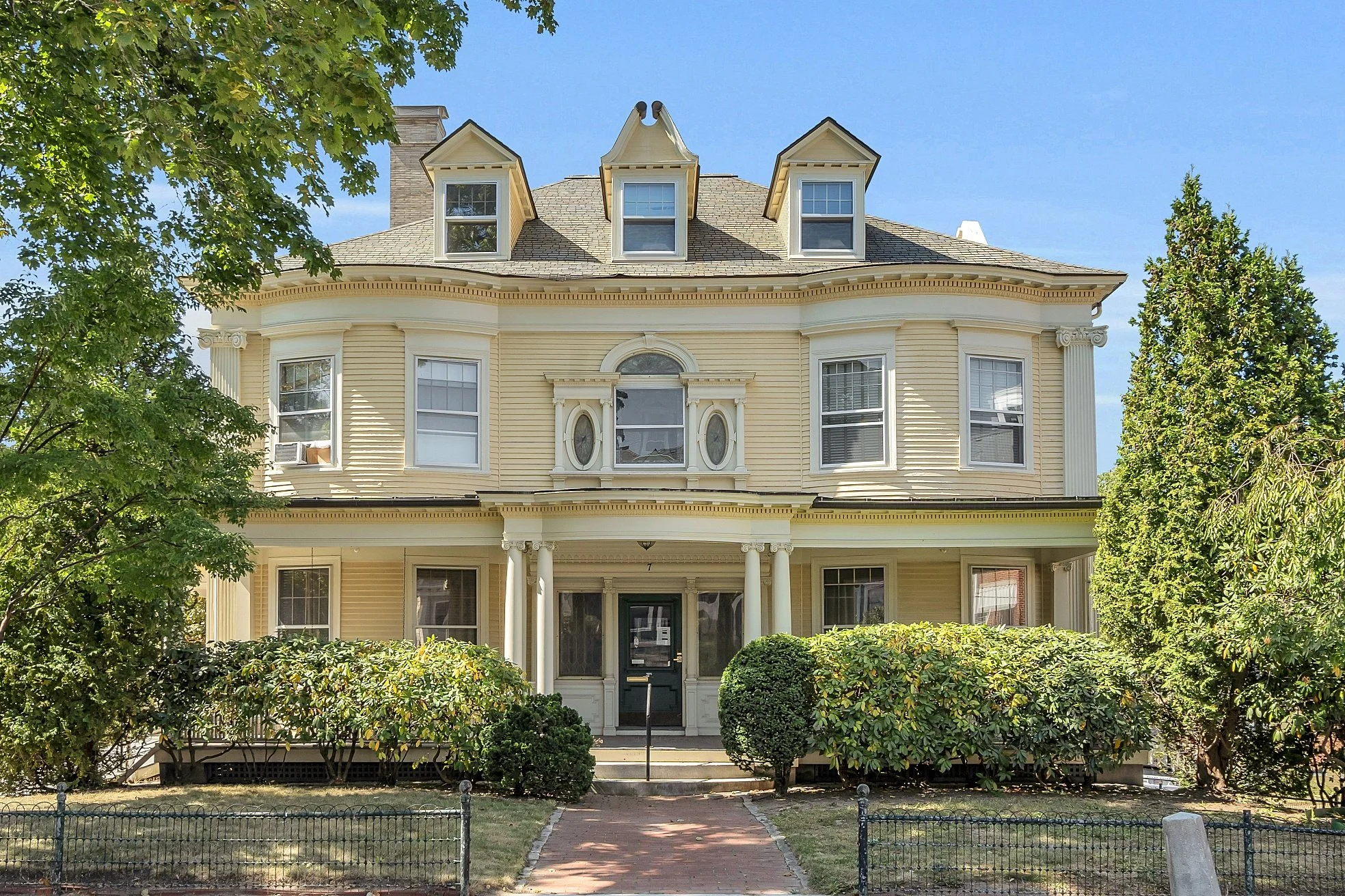 7 Oak Street | Worcester | MA | 01609