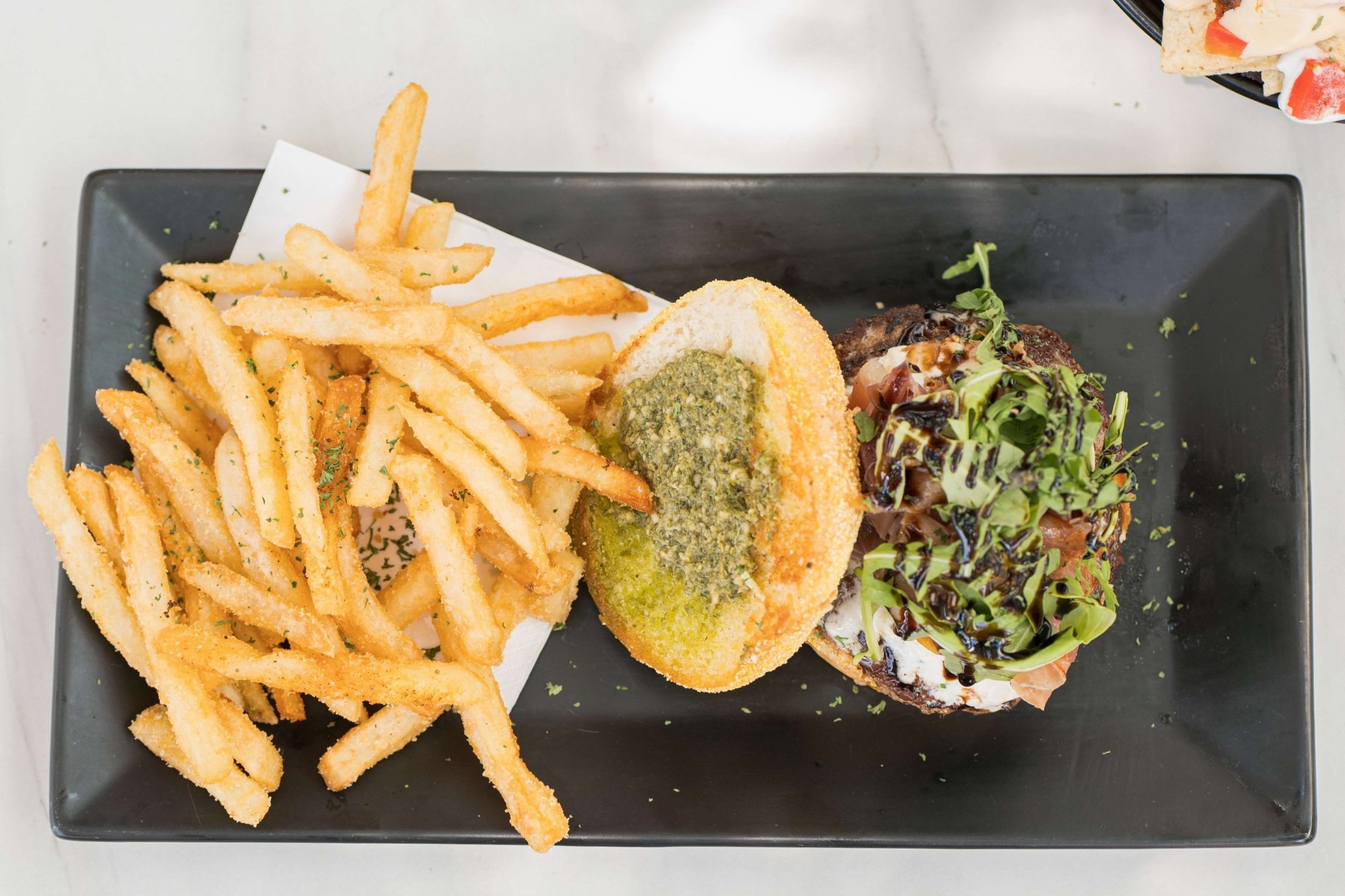 Best Burgers Sports Bar In Tampa Tampa Burgers Pirates